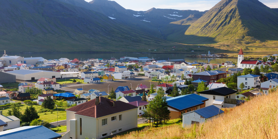 Foreign exchange students learn about Icelandic society, history, and ...